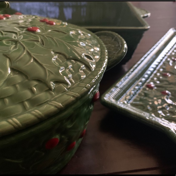 Temptations | Kitchen | Christmas Presentable Ceramic Ovenware Holly ...